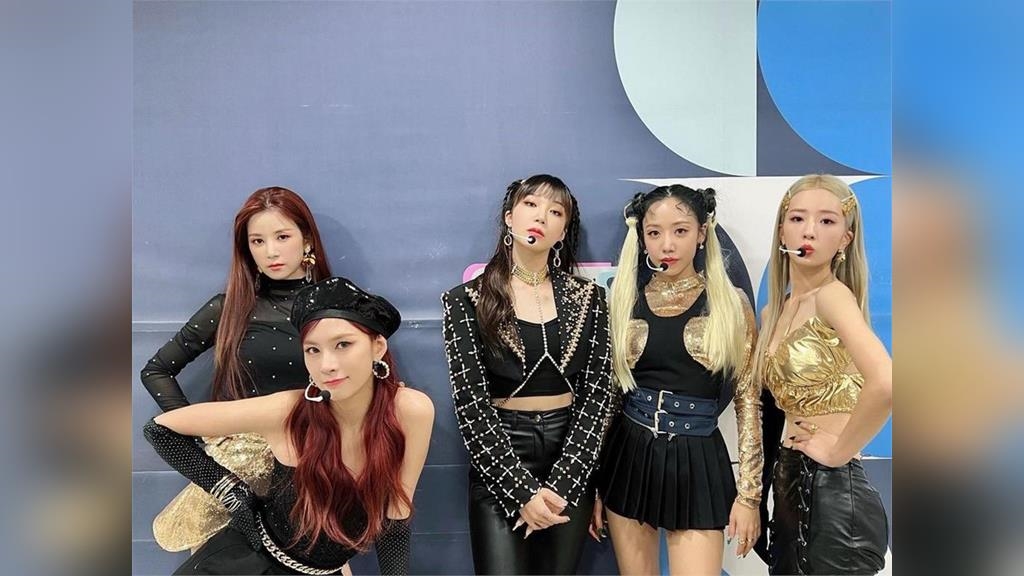 才剛回歸「Apink恩地、夏榮確診」！ 成員緊急隔離採檢｜四季線上4gTV