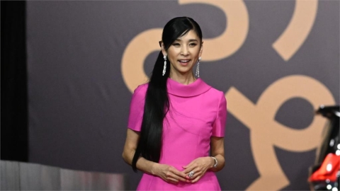 57金鐘／紅毯直擊！國民姐夫AKIRA「壓軸現身」全場嗨炸｜四季線上4gTV