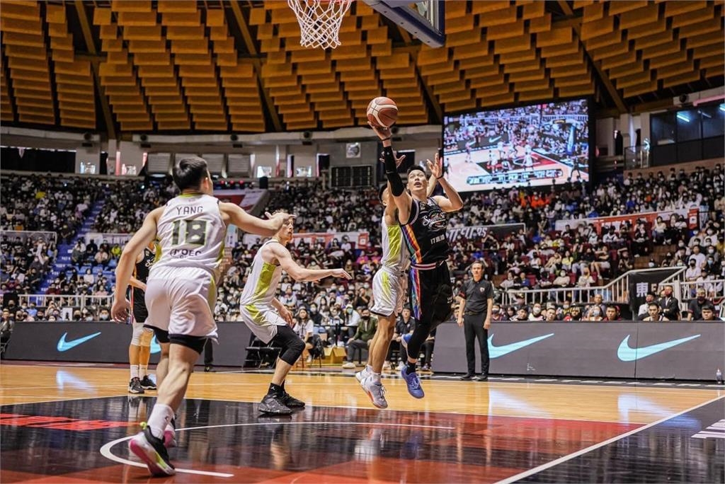 籃球／「林來瘋」再次感動全台球迷！陳建州：謝謝林書豪加入PLG｜四季線上4gTV