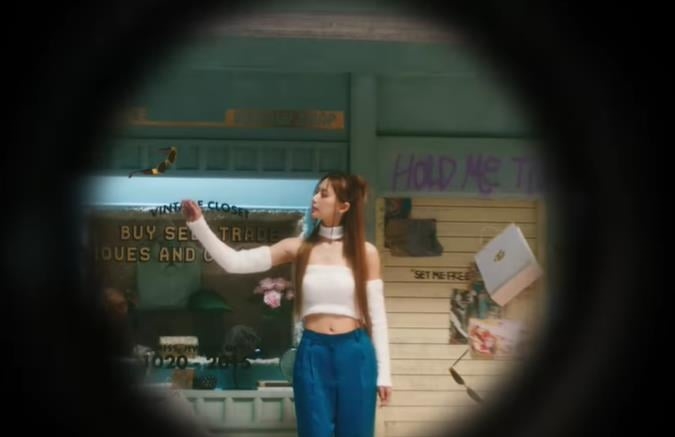 TWICE新片釋出！子瑜眼神放電「女人味穿搭」洩亮點 百萬粉暈：太辣｜四季線上4gTV