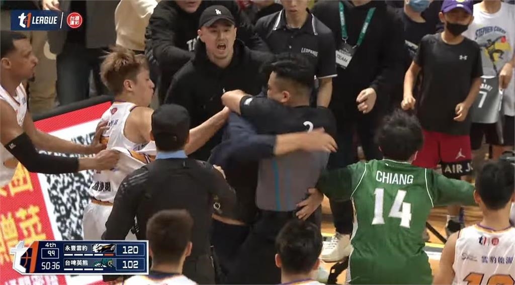 籃球／一秒就開打「熊豹大亂鬥」紅到國外！網：比NBA明星賽好看｜四季線上4gTV