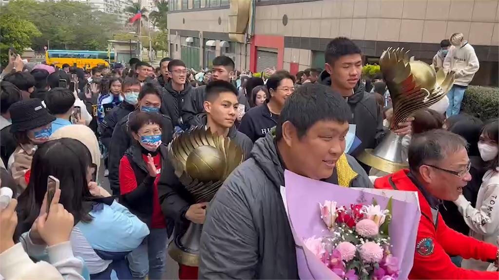 光復高中完成HBL二連霸 市府將發放雞排慶祝｜四季線上4gTV