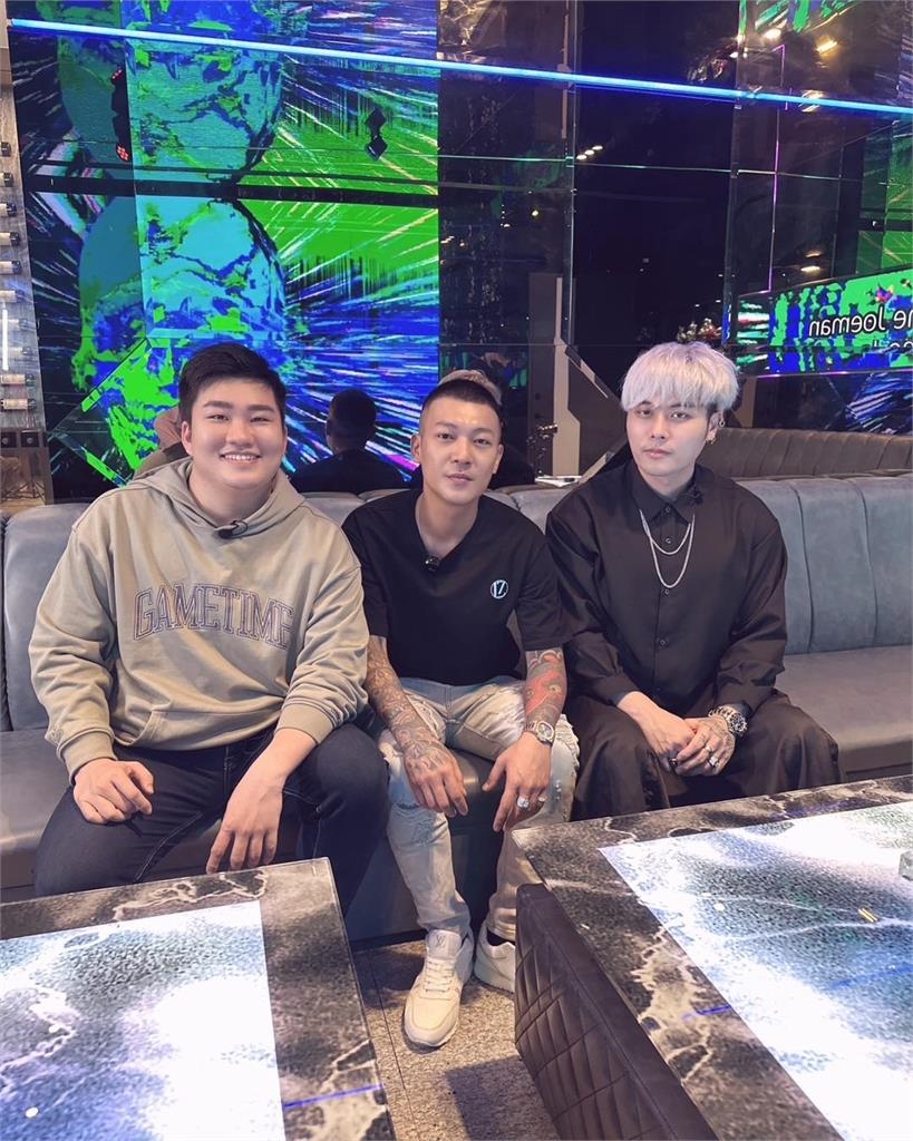 Joeman邀鳳梨「89對決」盛讚奢華！釣出春風不服反嗆：我才是天花板｜四季線上4gTV