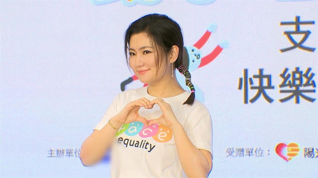 好姊妹Selina準備當媽 Hebe讚嘆「身體也太青春」｜四季線上4gTV