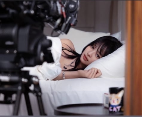 Jennie「私密床照」震撼流出！「嫵媚片太撩人」7千萬粉瘋朝聖｜四季線上4gTV