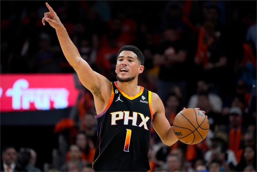 NBA／單節25分壓過快艇整隊！太陽「奪命書生」布克飆47分率隊晉級｜四季線上4gTV