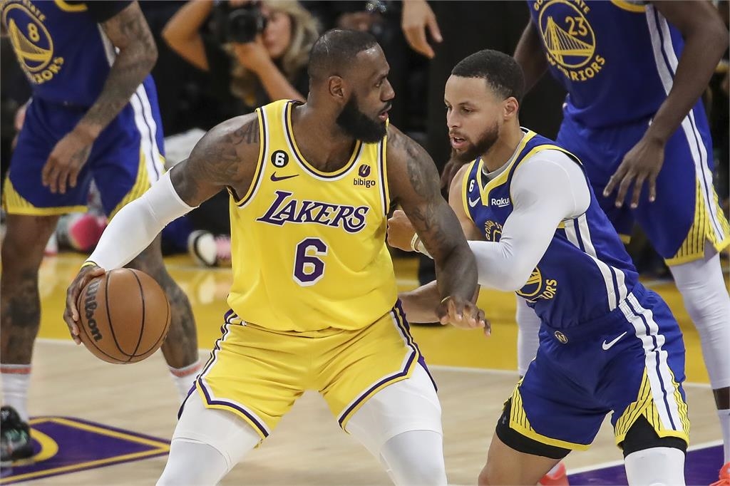 NBA／生化人！詹姆斯連2場早5小時到球場 上場逾40分鐘狂砍27分｜四季線上4gTV