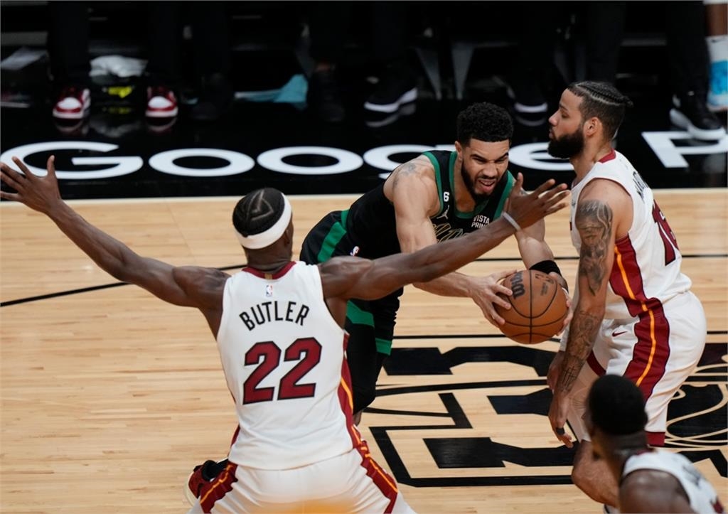 NBA／「最強老八」又贏了！熱火狂電綠衫軍26分三連勝聽牌｜四季線上4gTV