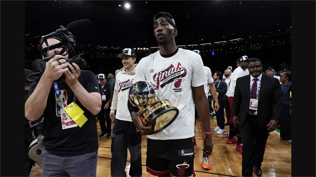 NBA睽違24年再現老8傳奇 熱火晉總冠軍賽！士官長獲東冠MVP｜四季線上4gTV