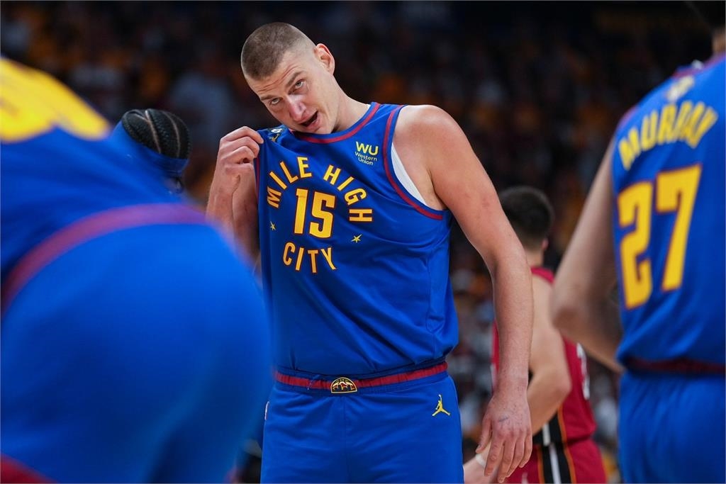 NBA／金塊G1團隊大爆發！約基奇首打冠軍戰繳「大三元」104：93輾壓熱火｜四季線上4gTV