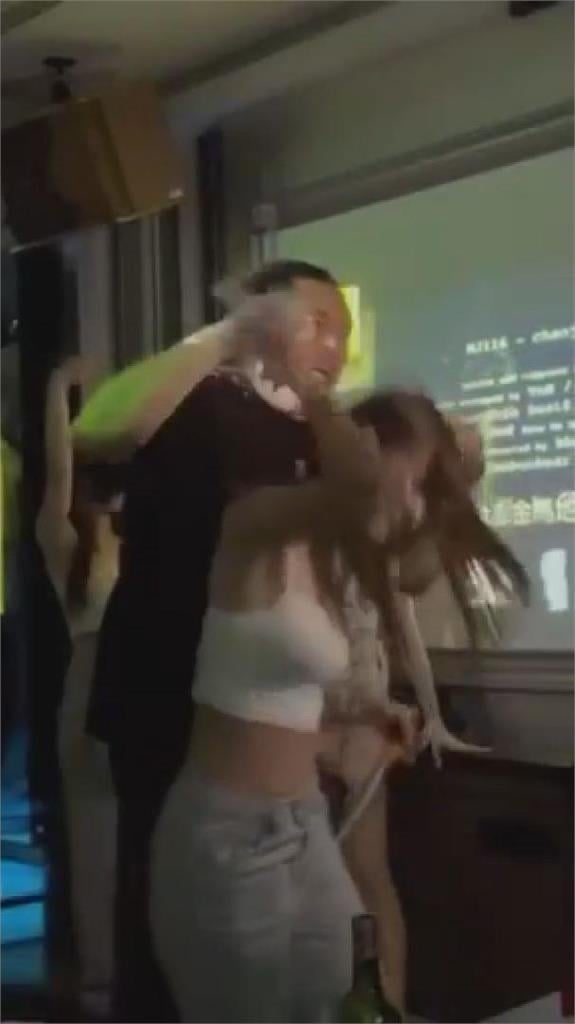 PLG「黑人接班人」熊抱片曝光 啦啦隊長證實：當下很錯愕｜四季線上4gTV