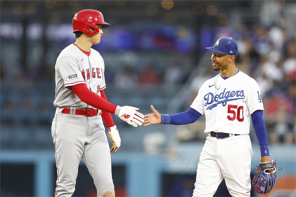 MLB／大谷翔平轟出第32號全壘打！道奇球迷也瘋狂：你比較適合藍色球衣｜四季線上4gTV