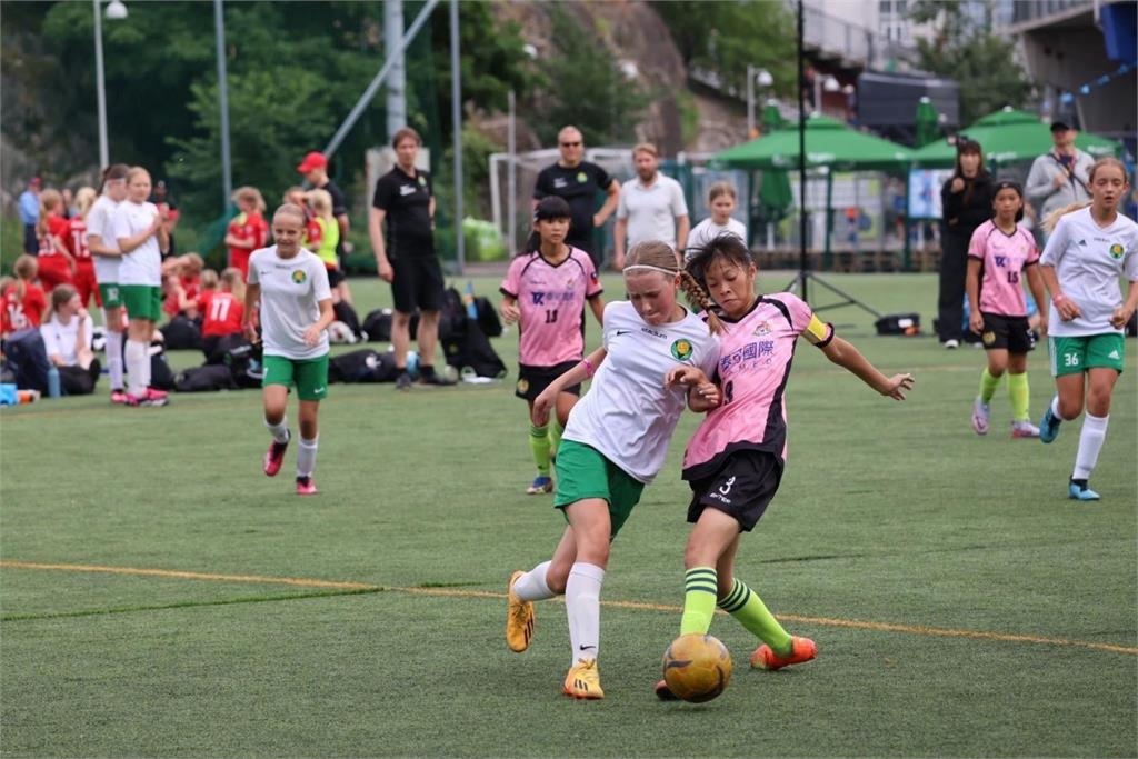 全勝僅失1球摘金！ 新北自強國小女足奪赫爾辛基盃U12冠軍｜四季線上4gTV