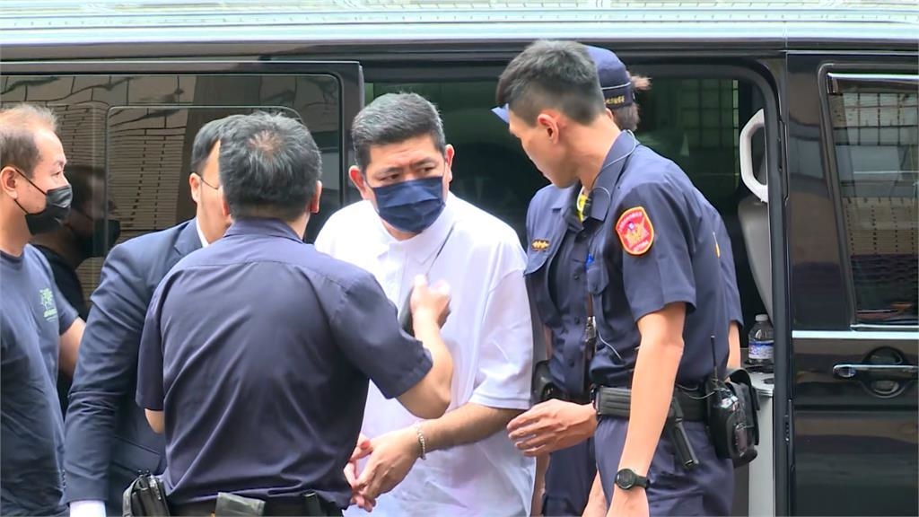 NONO涉猥褻性侵30女首現身 遭押入北檢「挨轟人渣」 火爆場面曝｜四季線上4gTV