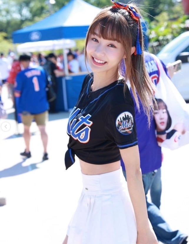 Yuri大都會應援現場照曝光！「不科學腰身」征服萬網：啦啦隊天花板｜四季線上4gTV