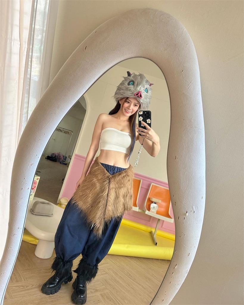 虎牙女神Cos《鬼滅》神還原！「最正伊之助」造型曝光羞喊：胸口汗狂滴｜四季線上4gTV