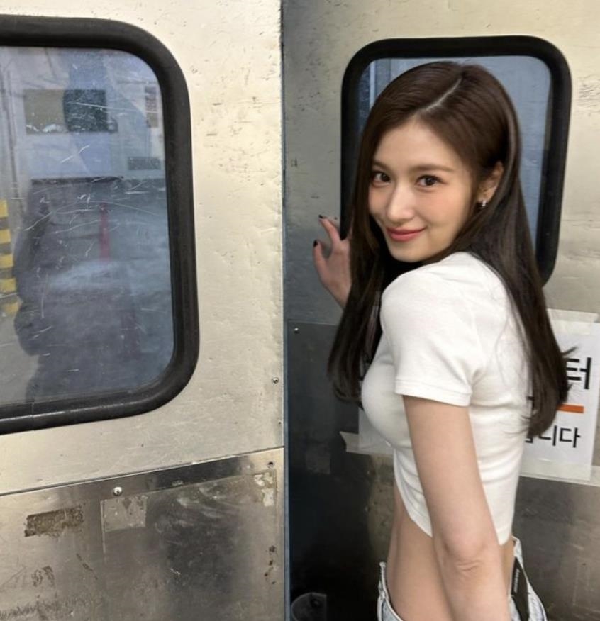 TWICE「撒嬌擔當」1句話告白艾瑪華森！合照曝網暴動喊：夢幻聯動｜四季線上4gTV