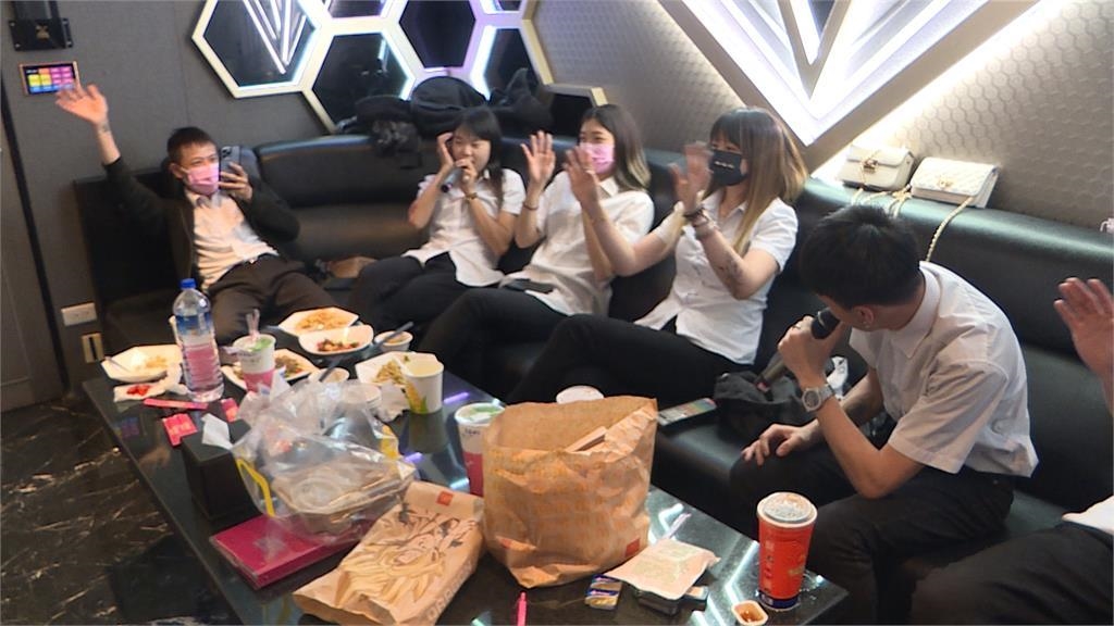 颱風假兩樣情！KTV包廂秒殺歡唱整夜 外送員返家摔車 全身擦挫傷｜四季線上4gTV