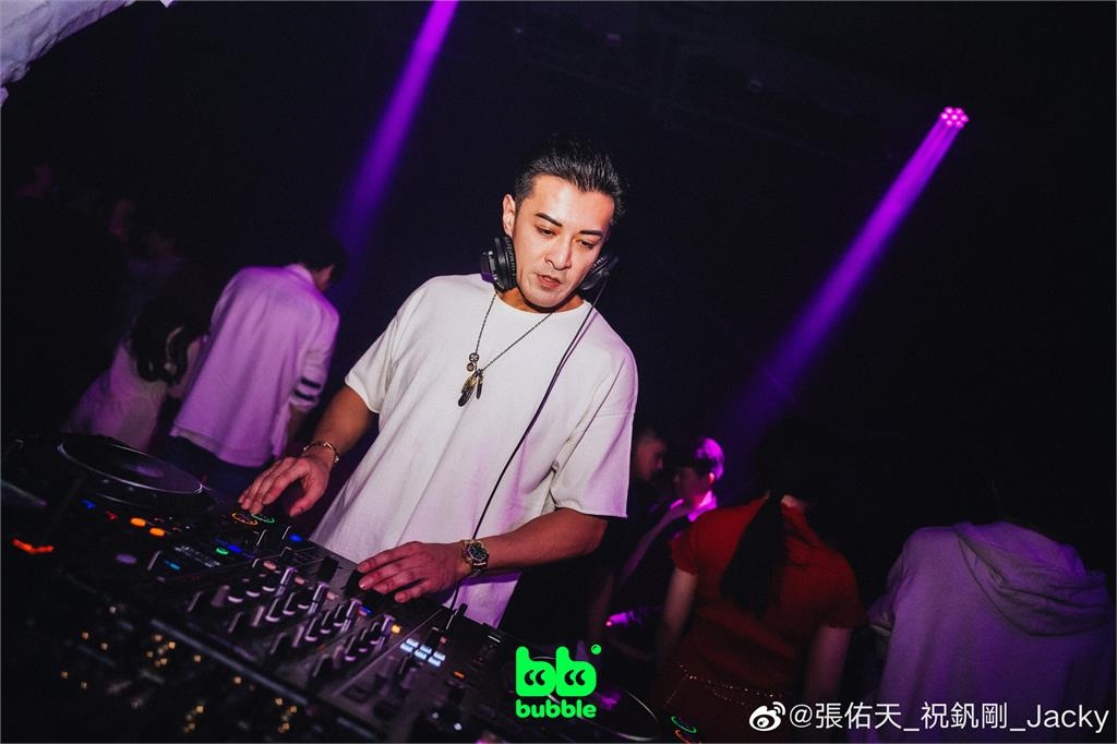 Joeman、蕾拉染毒不擔心？10位捲麻藝人下場曝光「只有他被判刑」｜四季線上4gTV