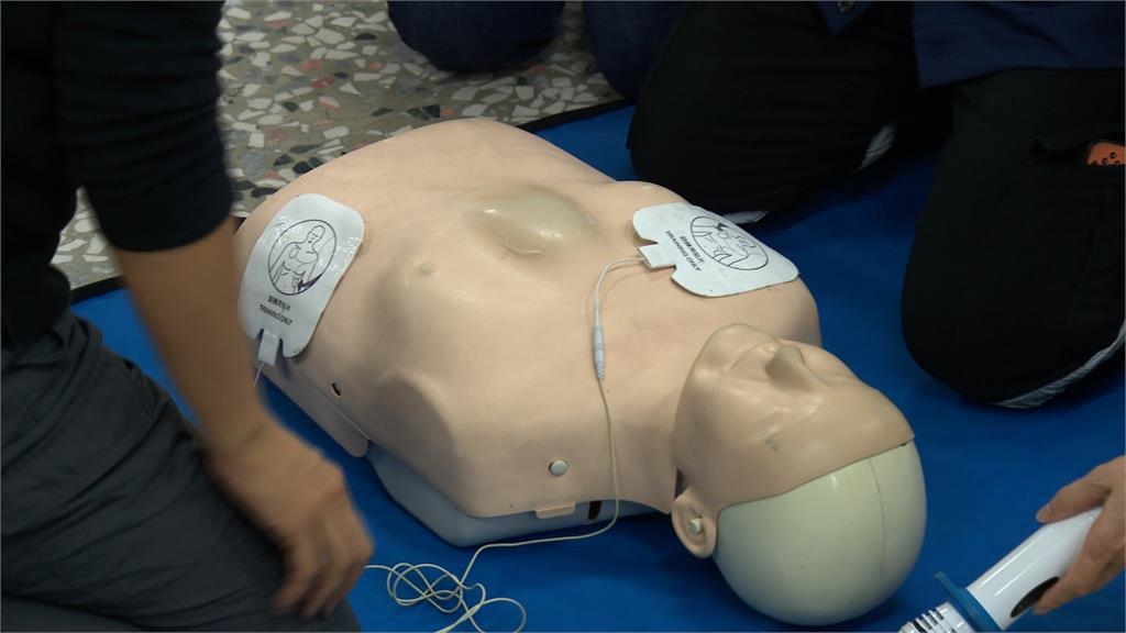 心痛"姊姊寒冬睡夢中猝死" 雞排妹推廣CPR學習心肺復甦術｜四季線上4gTV