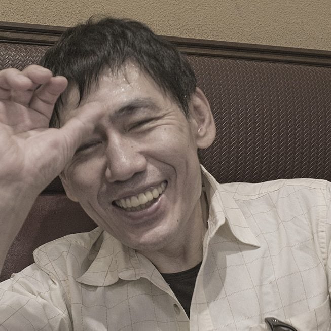 63歲知名諧星逝世！當年「縮骨功塞行李袋」紅遍90年代 如今已成絕響｜四季線上4gTV