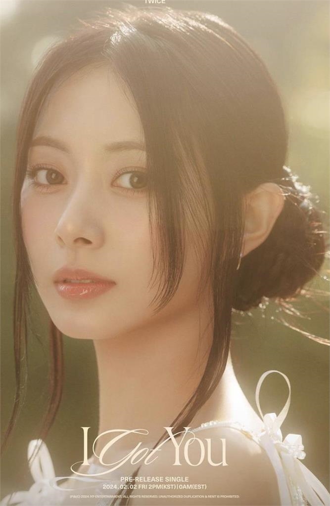 子瑜「神顏特寫照」釋出！夢幻精靈顏「嫩出水」網跪求JYP做這事｜四季線上4gTV