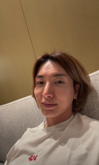 台灣開唱太累了？SJ隊長利特開直播「放送超萌睡姿」惹經紀人急敲門｜四季線上4gTV