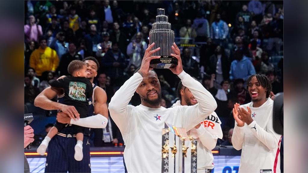 NBA／里拉德「面無表情」砍Logo shot！巨星也驚嘆：跟罰球一樣｜四季線上4gTV