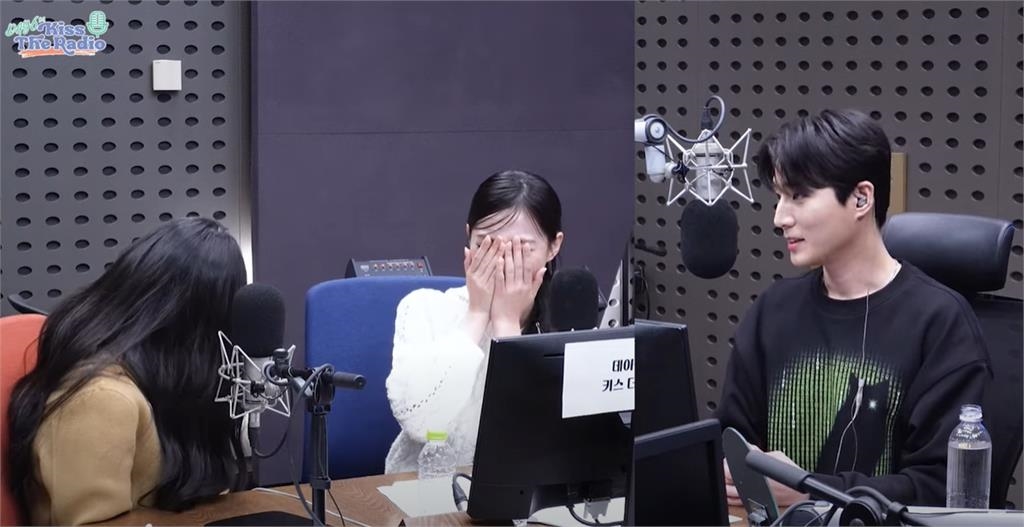 TWICE多賢暖喊「感謝妳加入團體」！子瑜當場哭出來｜四季線上4gTV