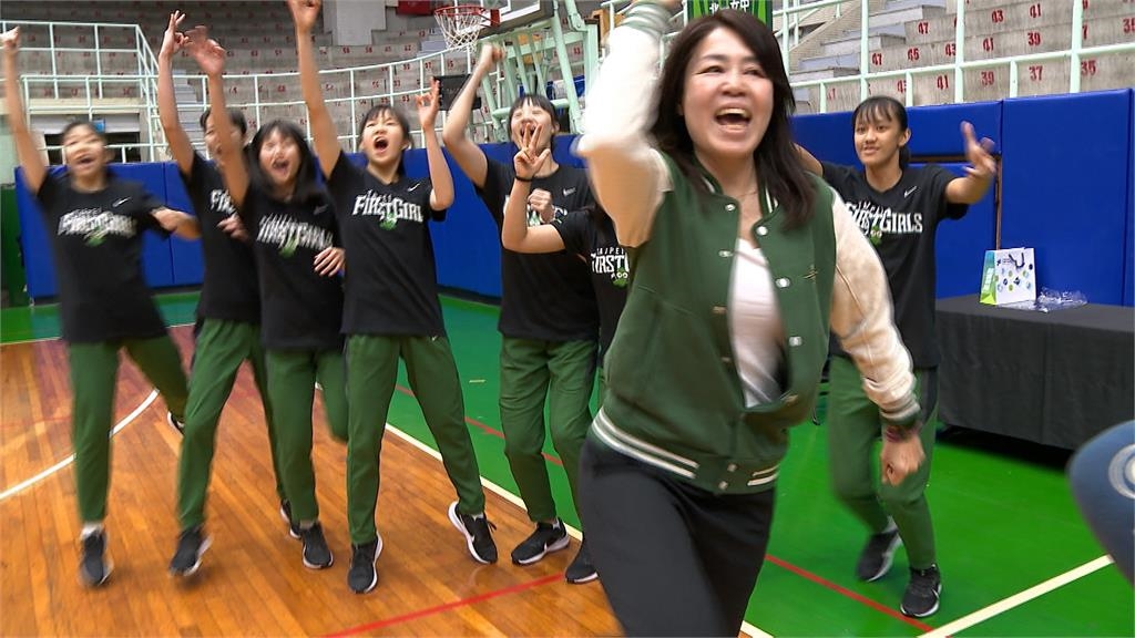 HBL奪冠熱門北一女校園誓師！「小綠綠」創意應援超熱鬧｜四季線上4gTV