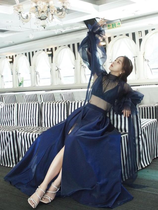 周曉涵使壞「中路全清空」巨無BRA見客！慶情人節「兇器8連發」網樂暈｜四季線上4gTV