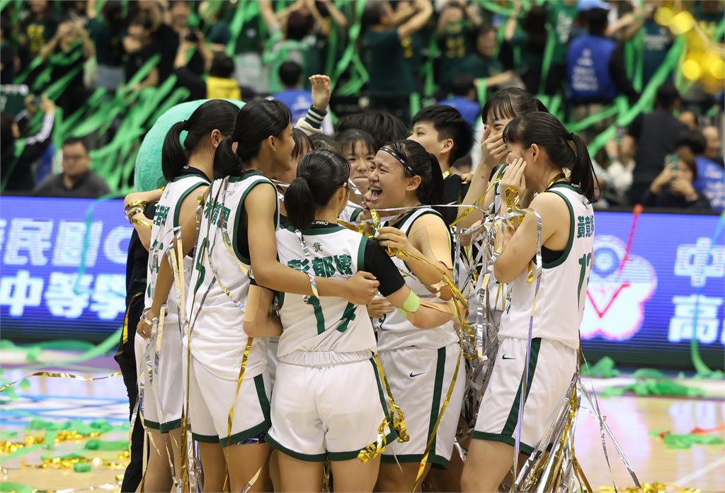 112學年度HBL總冠軍出爐！南山高中逆轉稱王、北一女中全勝封后｜四季線上4gTV