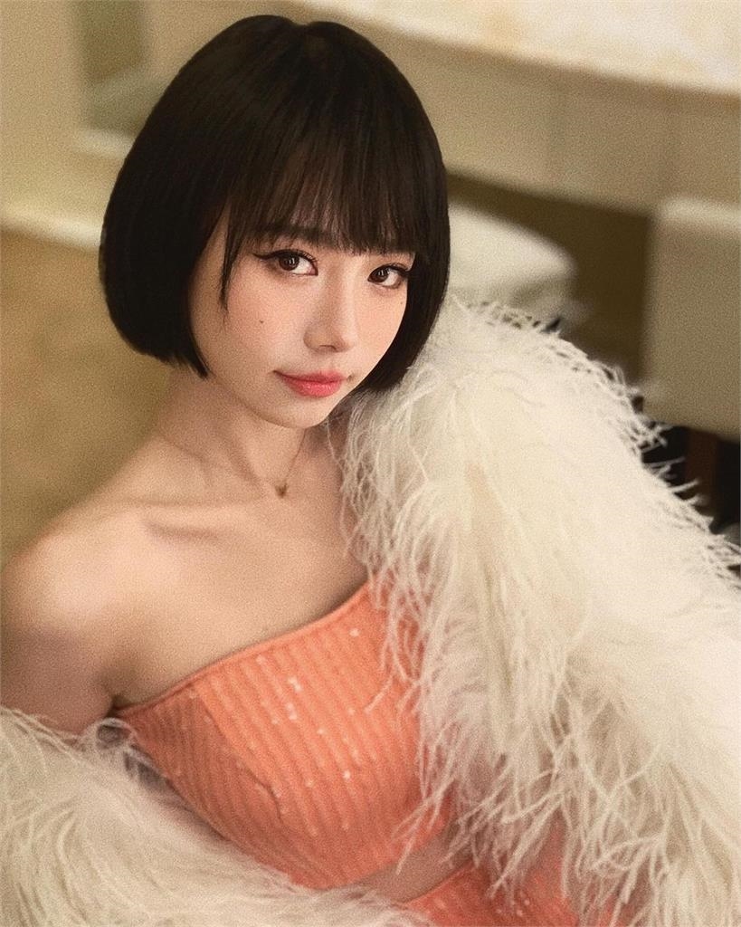 林明禎薄紗洋裝「1秒全看光」！拍照祭「黑絲誘惑」網嗨：好誘人｜四季線上4gTV