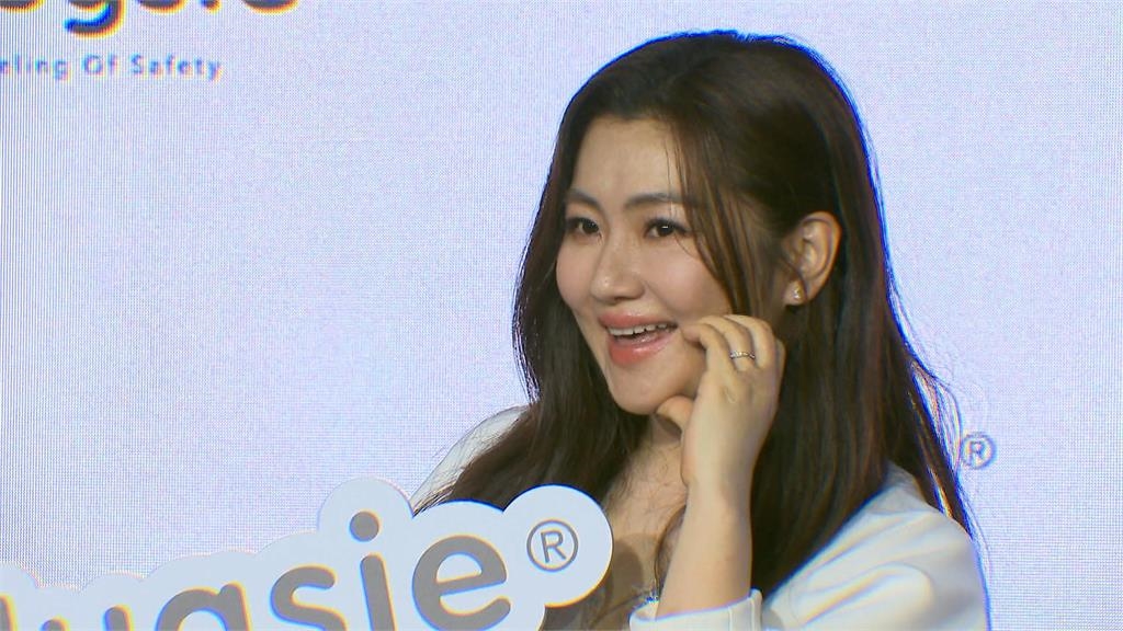 Selina產後首度公開露面 幸福洋溢甜喊：想拚第二胎｜四季線上4gTV