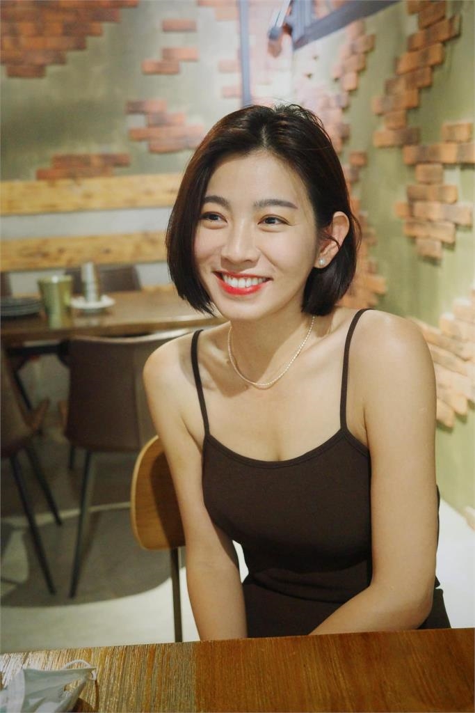 米可白16年前嫩照流出！巔峰顏值登「PTT表特版」3字封號曝光｜四季線上4gTV