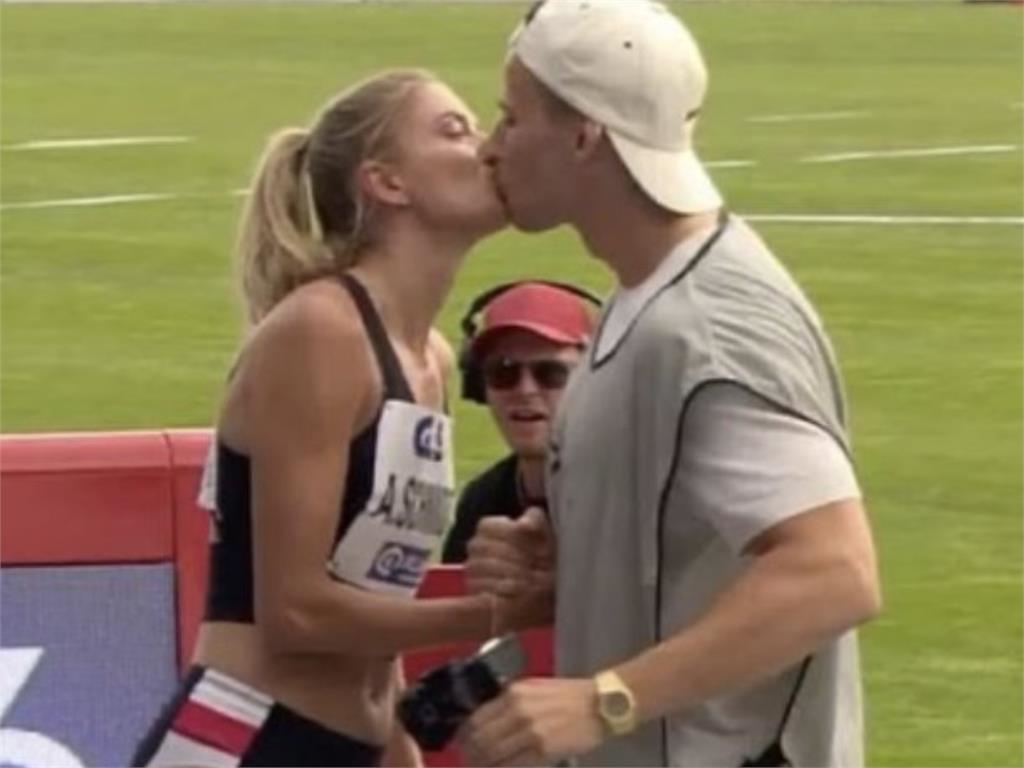 巴黎奧運／「最性感運動員」場邊激吻男友！IG辣照「身形全穿幫」網瘋看｜四季線上4gTV