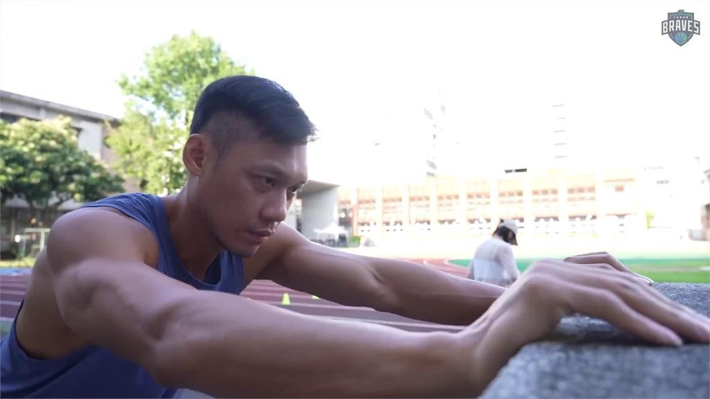 PLG（影）／42歲野獸身材超迷人！勇士操體能「肌情滿滿」網：請給攝影師加雞腿｜四季線上4gTV