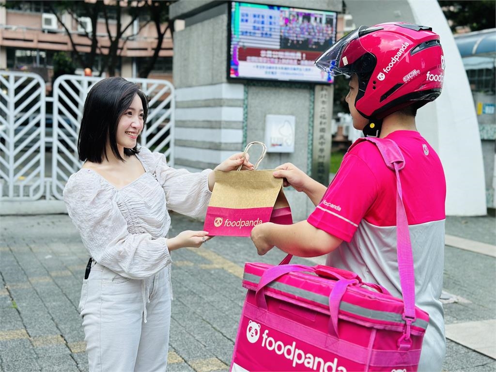 Uber Eats及Foodpanda併購民調出爐 消費者、商家或外送員都說NO｜四季線上4gTV