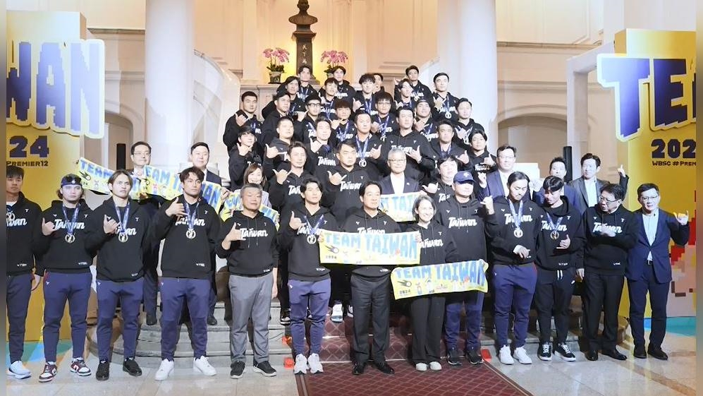 「2024最自肥的自拍照」 賴總統找統一獅球員自拍po網｜四季線上4gTV