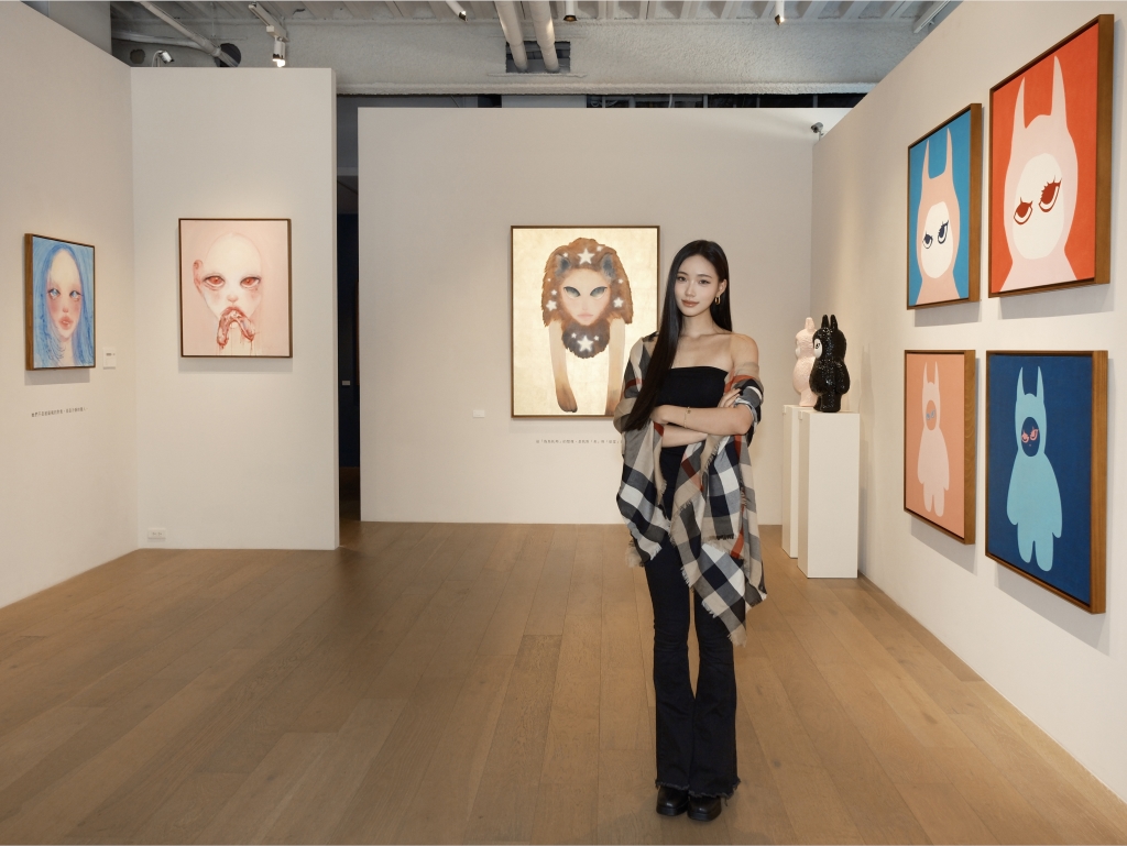 小S二女兒Lily首開畫展 提姨媽大S「最愛作品」感動淚崩｜四季線上4gTV